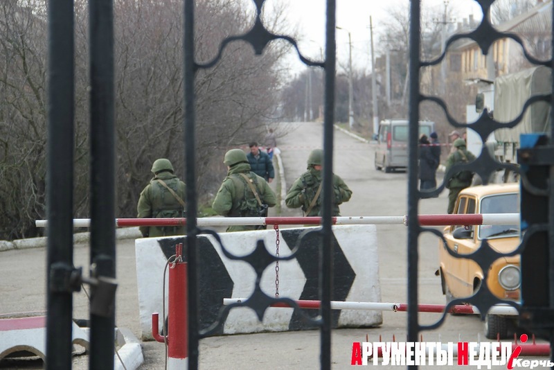 Creative resistance: besieged Marines give a concert for “the little ...